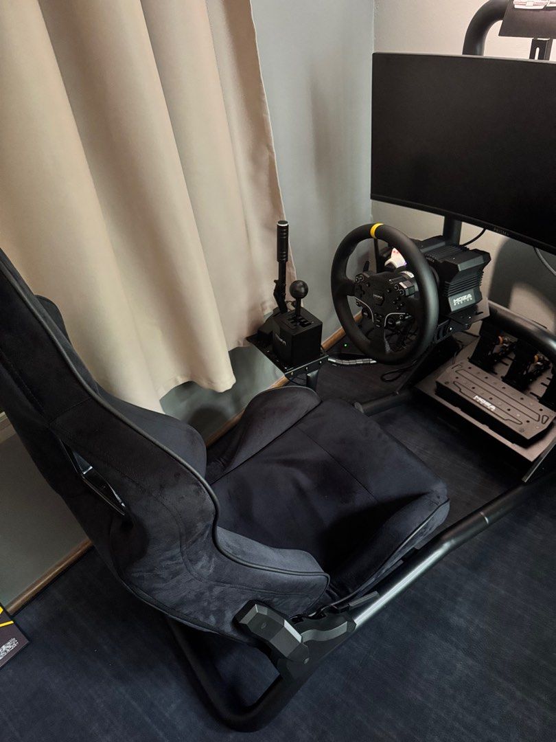 Sim racing rig with Moza R5 bundle with clutch and modded springs ...