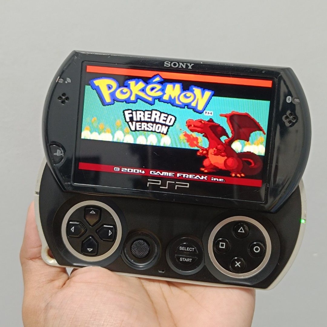 SONY PSP GO 16GB + 8GB CFW, Video Gaming, Video Game Consoles ...