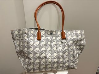 Tory Burch, 名牌, 手袋及銀包 - Carousell
