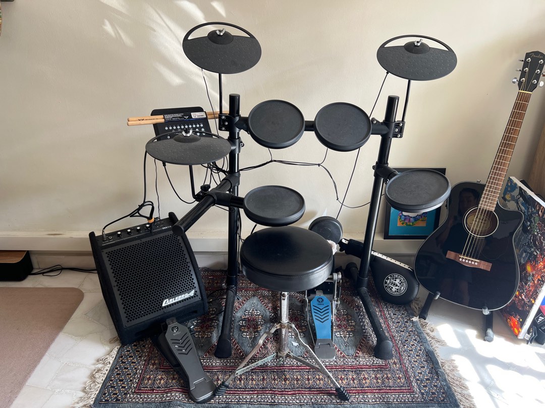 Yamaha DTX430K Electronic Drums Kit and Carlsbro EDA30B Electronic Drum ...