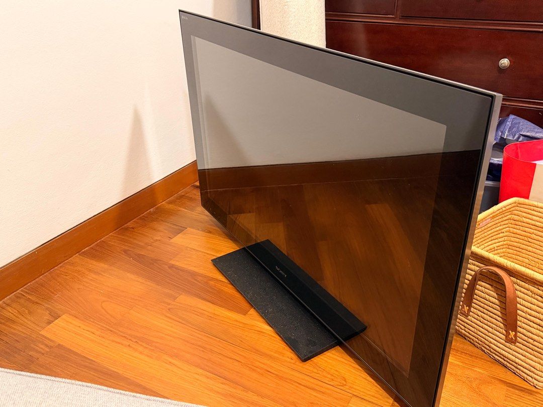 40 inch Sony BRAVIA TV + free Apple TV box, TV & Home Appliances, TV ...