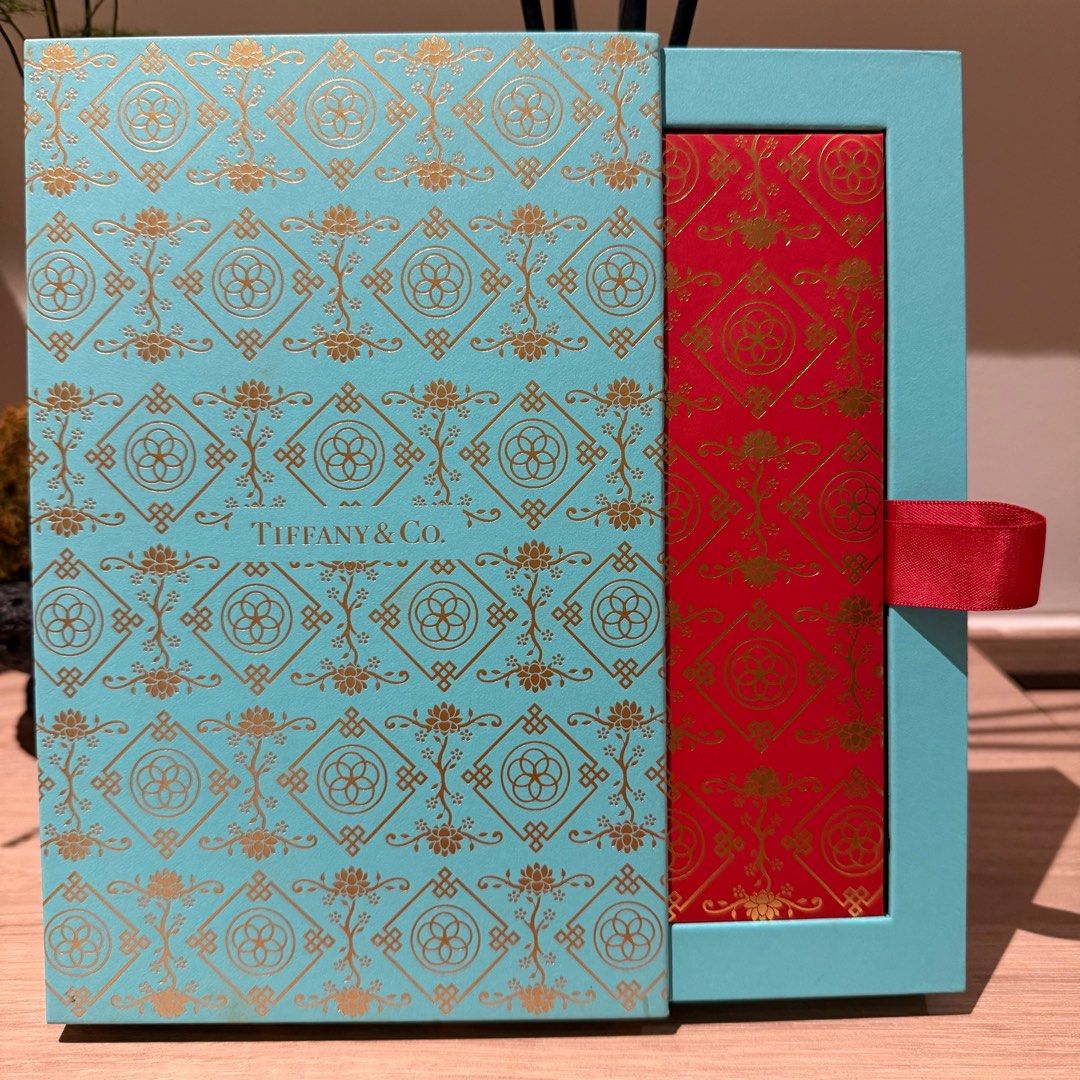 🧧 Tiffany & Co. Chinese New Year Ang Pao Set | Traditional Gold Motif ...