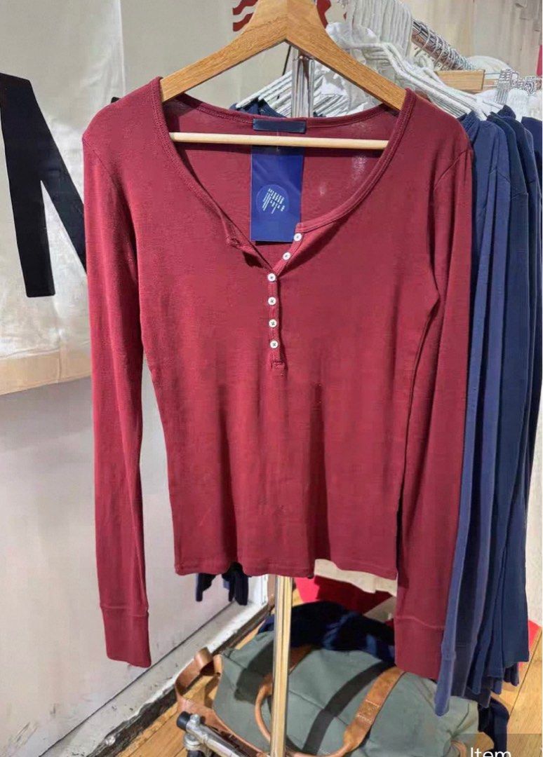 Brandy Melville Long Sleeve Henley Top (ONLY ONE LEFT 🚨‼️）, Women's ...