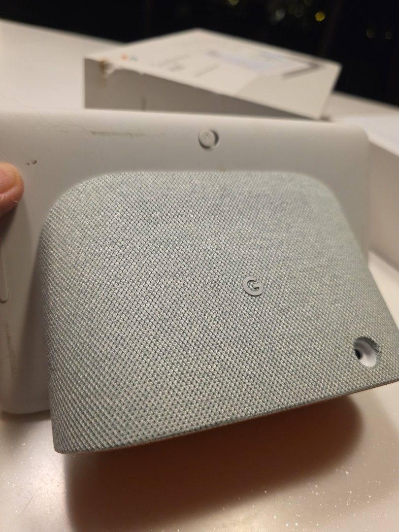 Google Nest Hub (1st Gen) - display faulty, TV & Home Appliances, TV ...