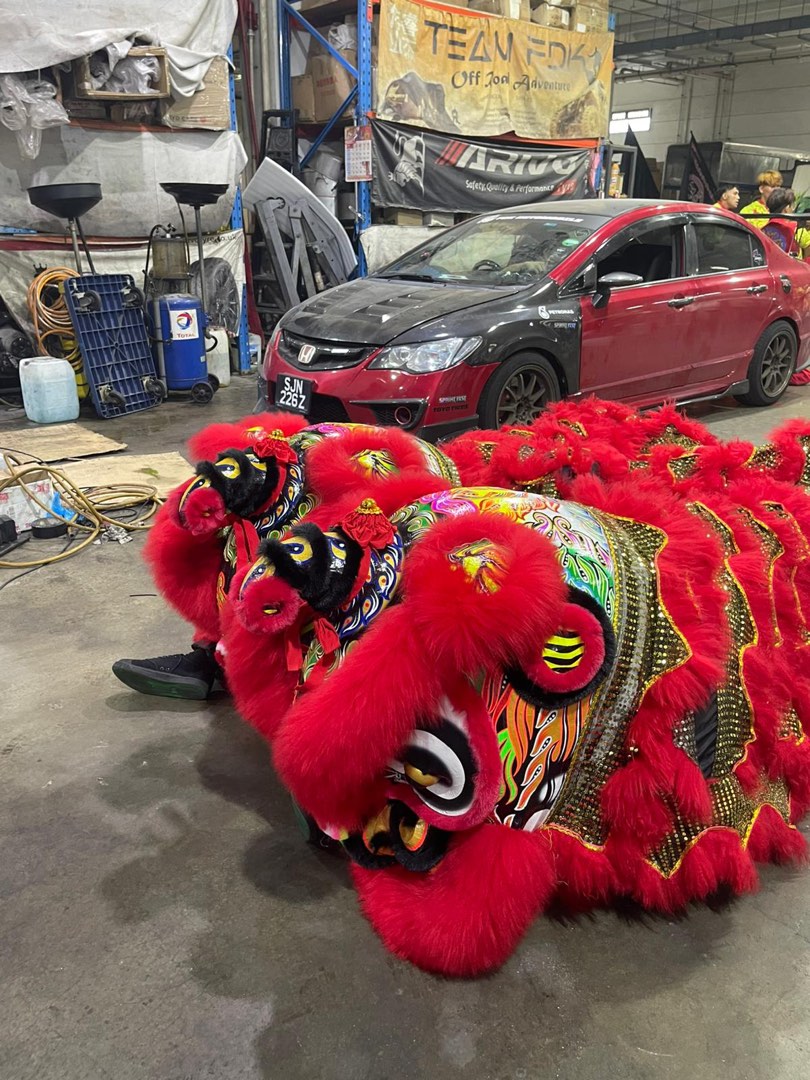Lion dance 2026 cny $388 1 lion 1 mascot, Everything Else on Carousell