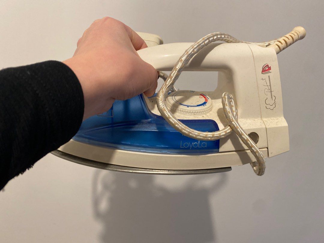 Loyola PR-606 蒸汽熨斗, 家庭電器, 熨斗及掛熨機 - Carousell