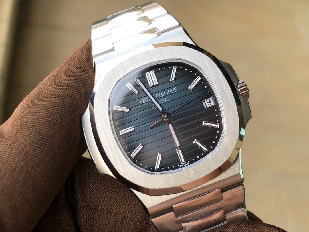 Nautilus Blue Dial 5711/1A 5711 White, Luxury, Watches on Carousell