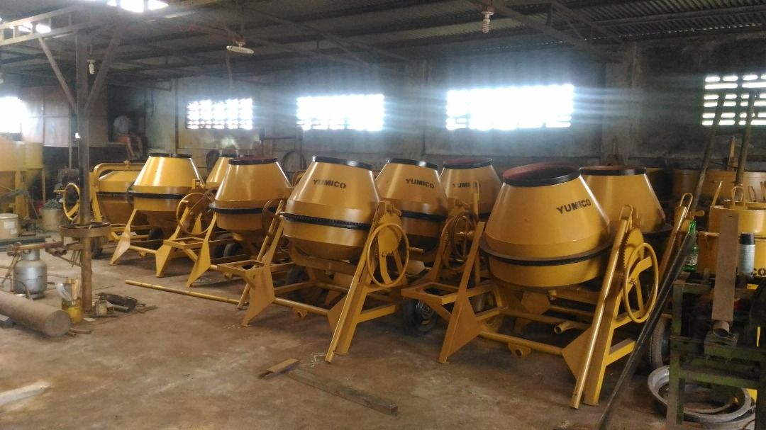 One Bagger Mixer. Yumico, Commercial & Industrial, Construction Tools ...
