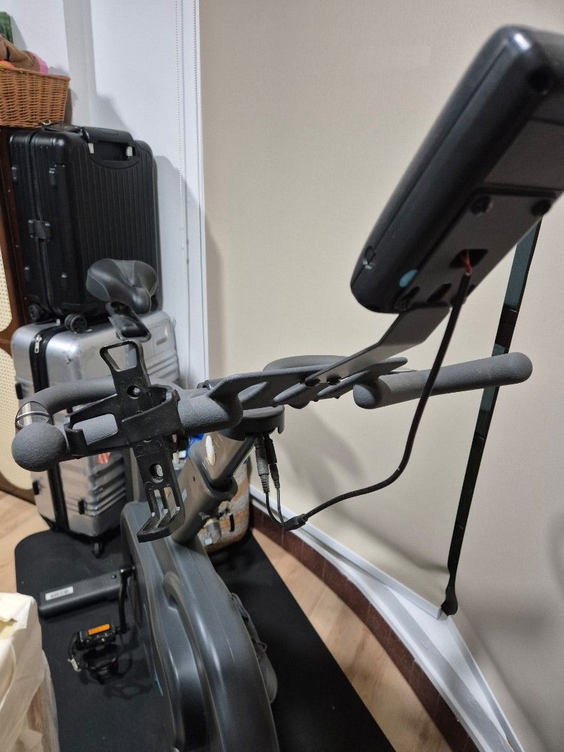 OVYIO XCline Q200 Exercise Bike, Sports Equipment, Exercise & Fitness ...