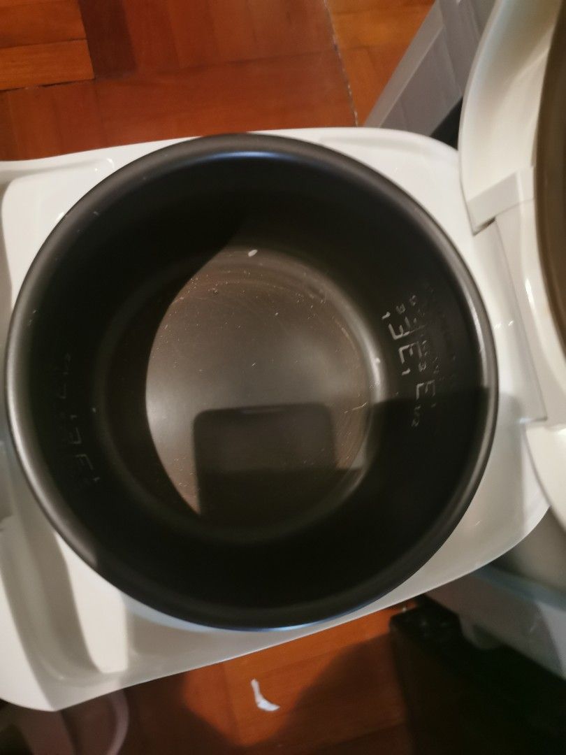 Panasonic Fuzzy Logic Rice Cooker, 家庭電器, 廚房電器, 鍋具 - Carousell