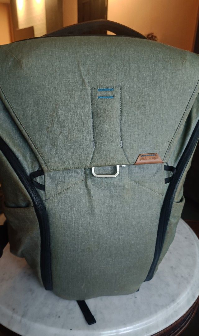 Peak Design Everyday Backpack 30L - Grey Green, Men's Fashion, Bags ...