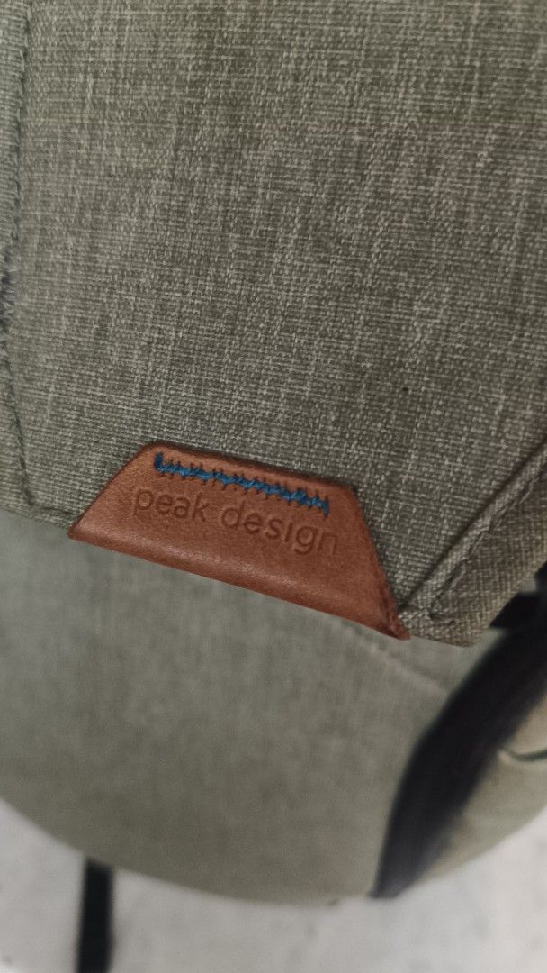 Peak Design Everyday Backpack 30L - Grey Green, Men's Fashion, Bags ...