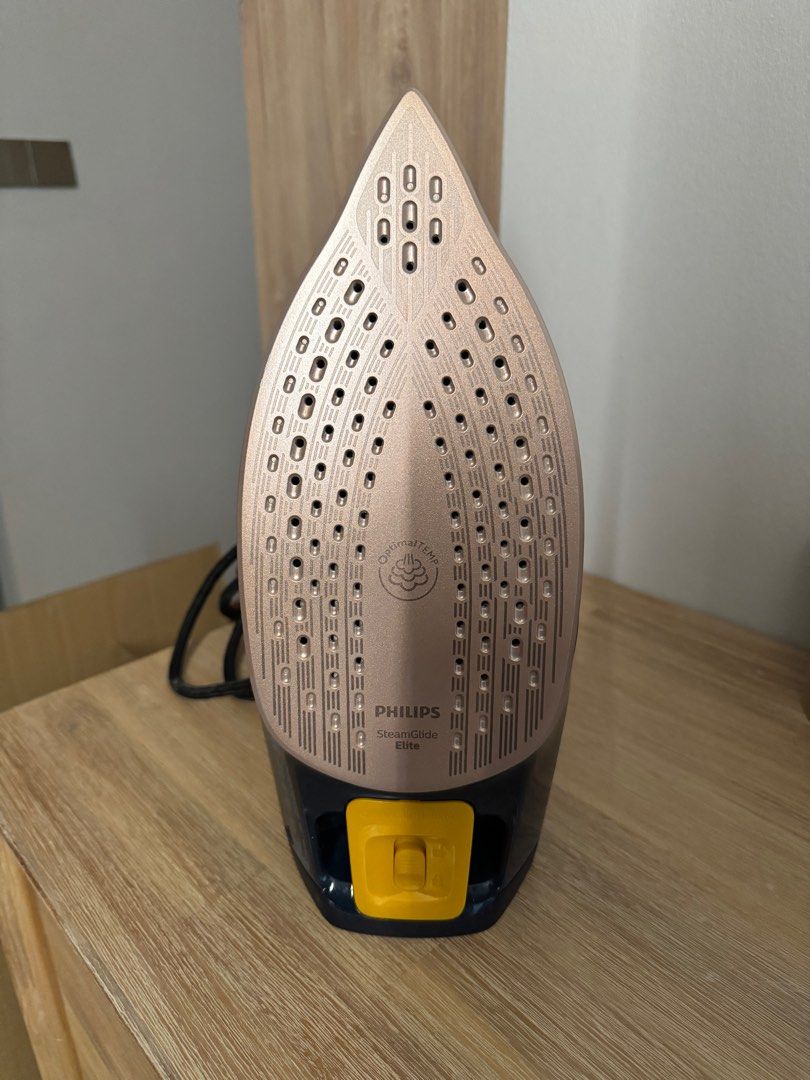 Philips Azur 8000 Series Steam Iron, TV & Home Appliances, Irons ...