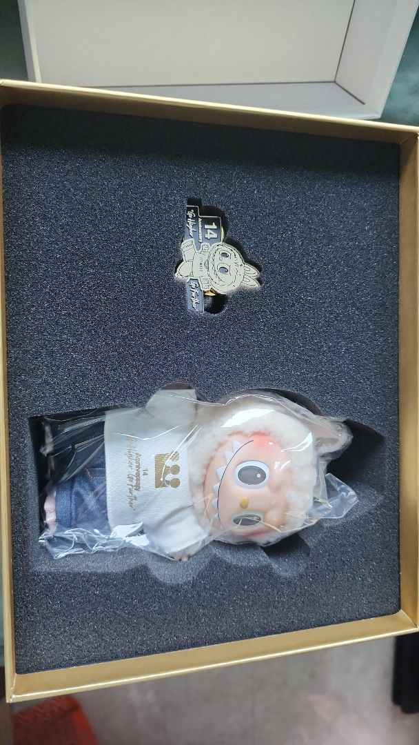 POP MART 14th Anniversary Limited Edition Labubu Staff Only Gift Set ...