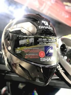 Shark Race R pro Carbon, Motorcycles, Motorcycle Accessories on Carousell