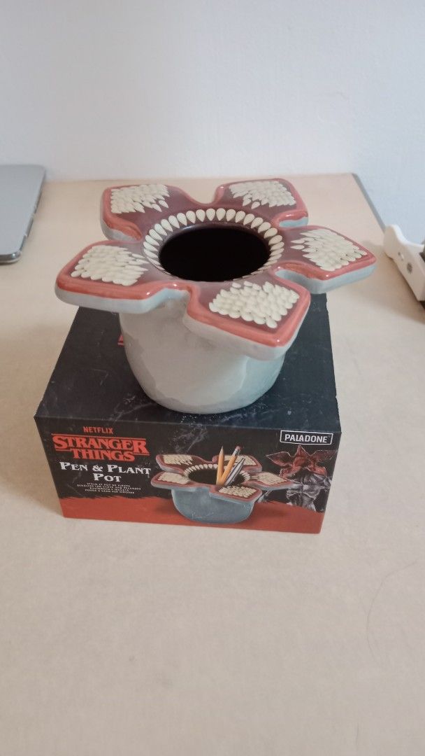 Stranger Things Pen & Plant Pot, Hobbies & Toys, Toys & Games on Carousell
