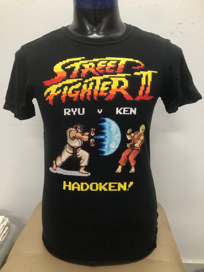 Street Fighter II Ryu vs Ken S pit 18 L26.5, Men's Fashion, Tops & Sets ...