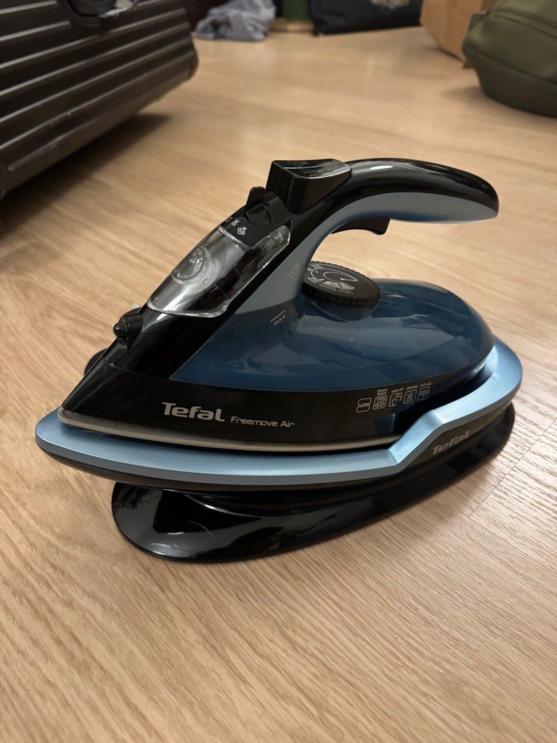 Tefal Freemove Air Cordless Iron, 家庭電器, 熨斗及掛熨機 - Carousell