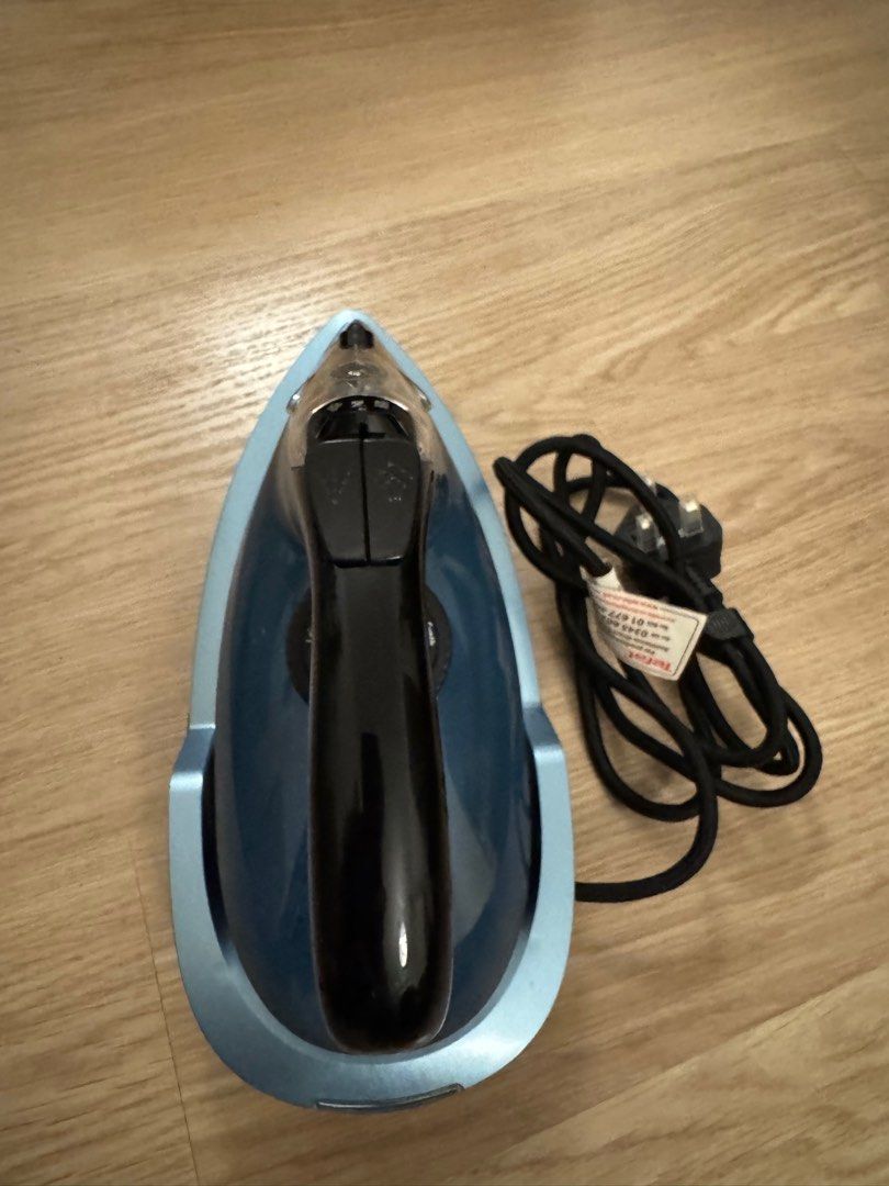 Tefal Freemove Air Cordless Iron, 家庭電器, 熨斗及掛熨機 - Carousell