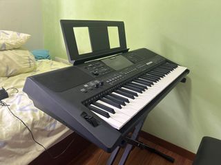 Yamaha PSR-E443 Keyboard with Stand, Hobbies & Toys, Musical ...