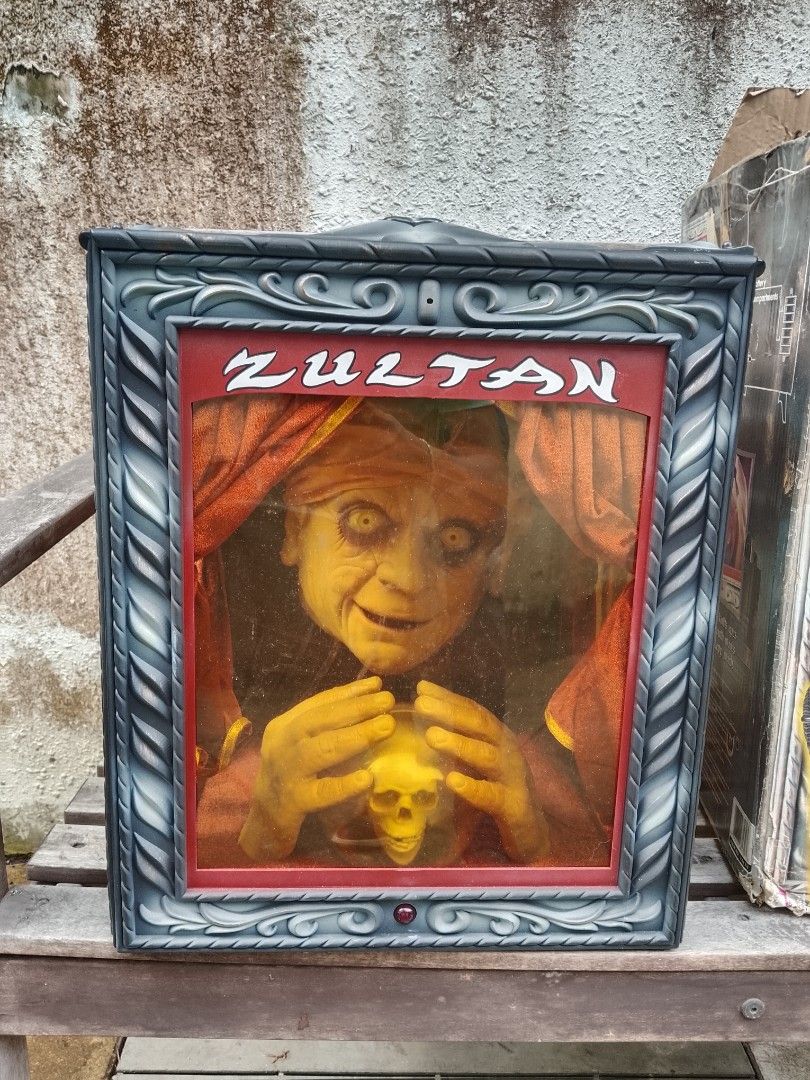 Zultan Animated Fortune Teller, Hobbies & Toys, Toys & Games on Carousell