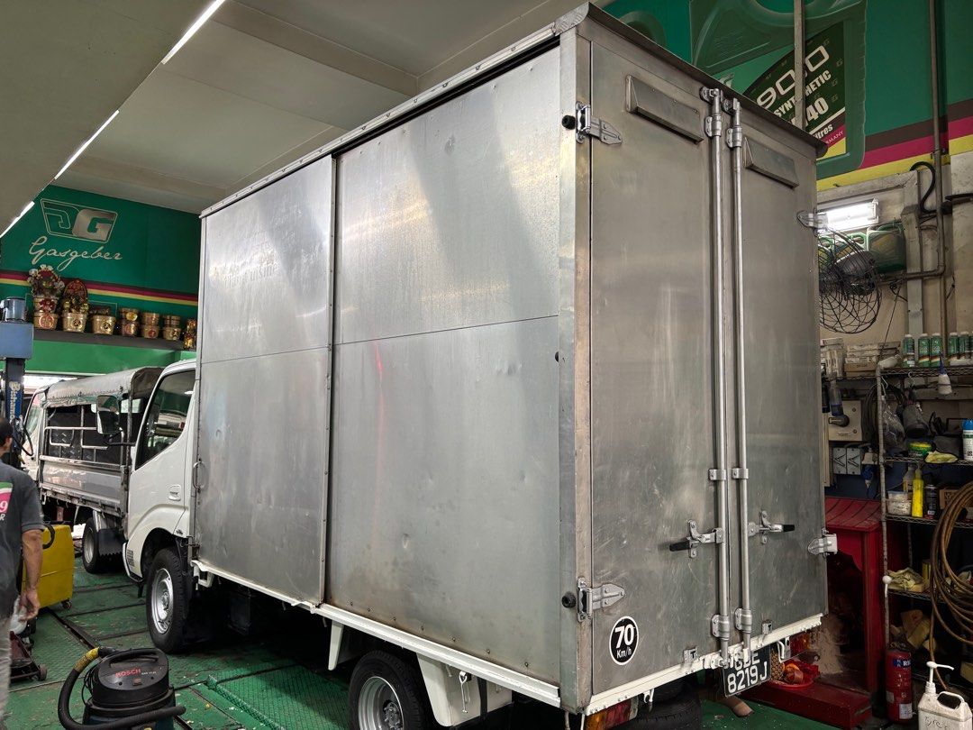 10 ft Box Lorry for Leasing, Cars, Car Rental on Carousell