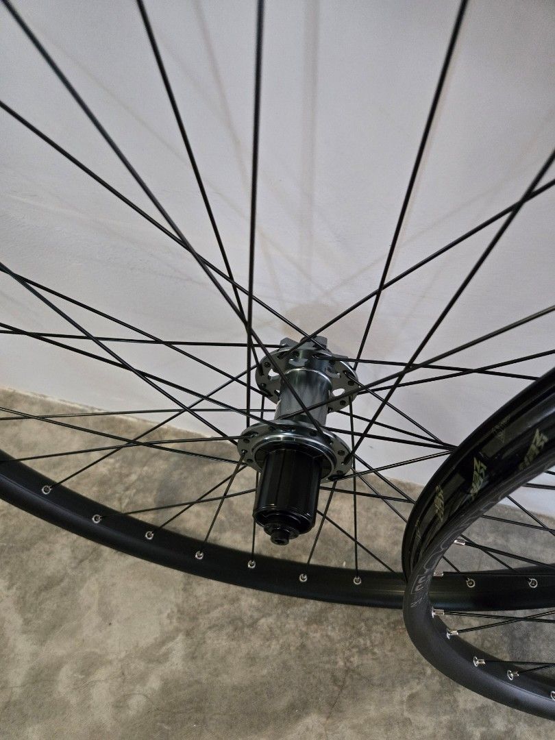 🚲 27.5 QR Sun Ringle Durco 35 / Koozer 450 Hub Grey, Sports Equipment ...