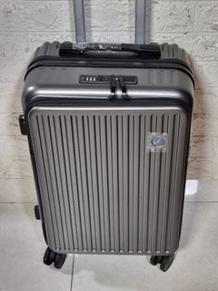 Brand New 24 inch Medium Aluminium Frame Luggage with tsa locks ...