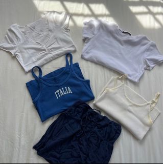 [po] Brandy Melville Chloe Hello Kitty Top, Women's Fashion, Tops ...