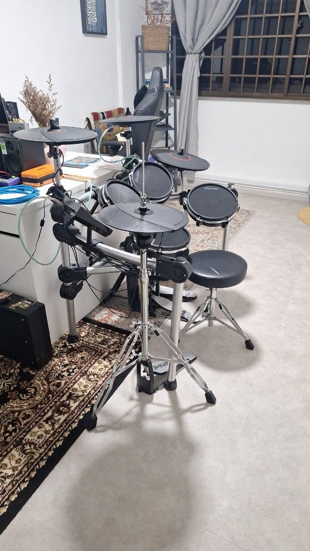 Electronic Drum Kit - carlsbro csd600 with throne, Hobbies & Toys ...