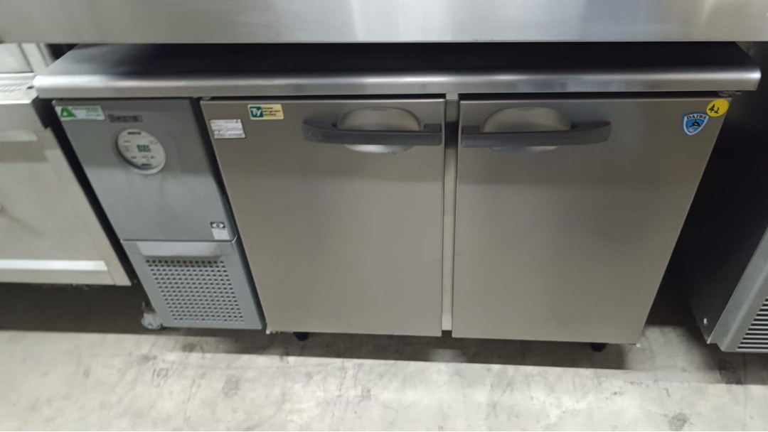 (Free delivery and warranty) Daiwa counter chiller freezer combo ...