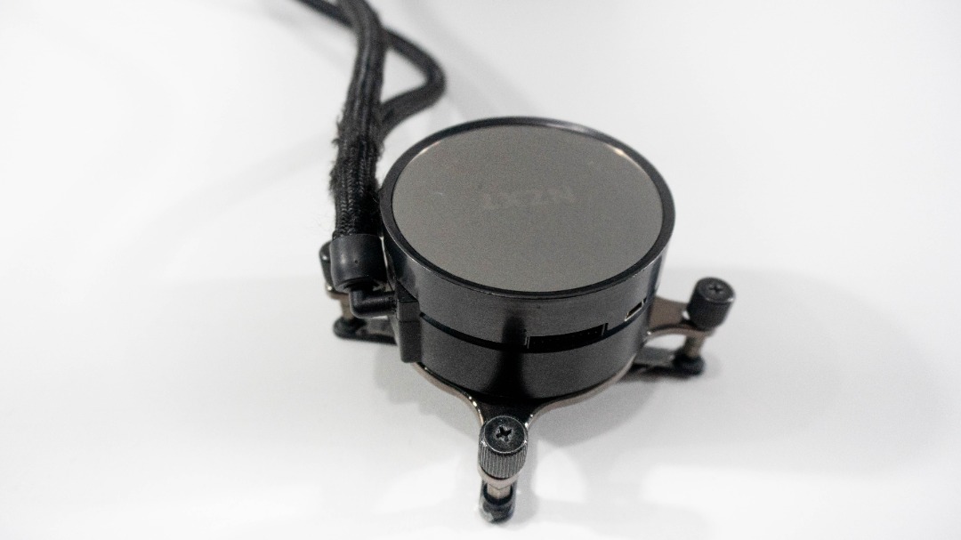 NZXT Kraken X52 AIO Liquid Cooler, Computers & Tech, Parts ...