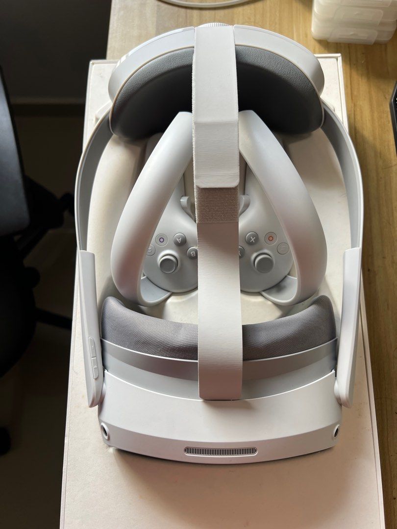 PICO 4 VR Headset - Like New, Video Gaming, Gaming Accessories, Virtual ...