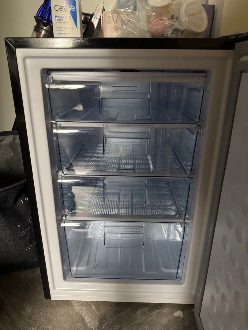 PowerPac 90L Chest Freezer, TV & Home Appliances, Kitchen Appliances ...