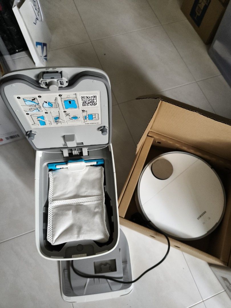 Roborock Robot Vacuum with Auto-Empty Station, TV & Home Appliances ...