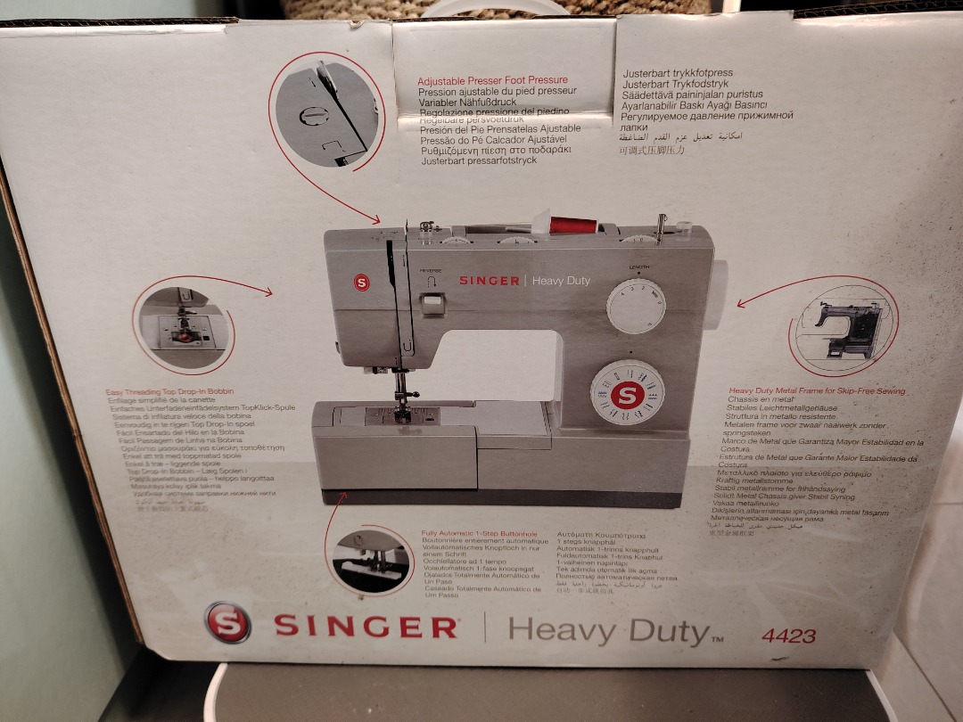 SINGER Heavy Duty 4423 縫紉機, 家庭電器, 其他家庭電器 - Carousell