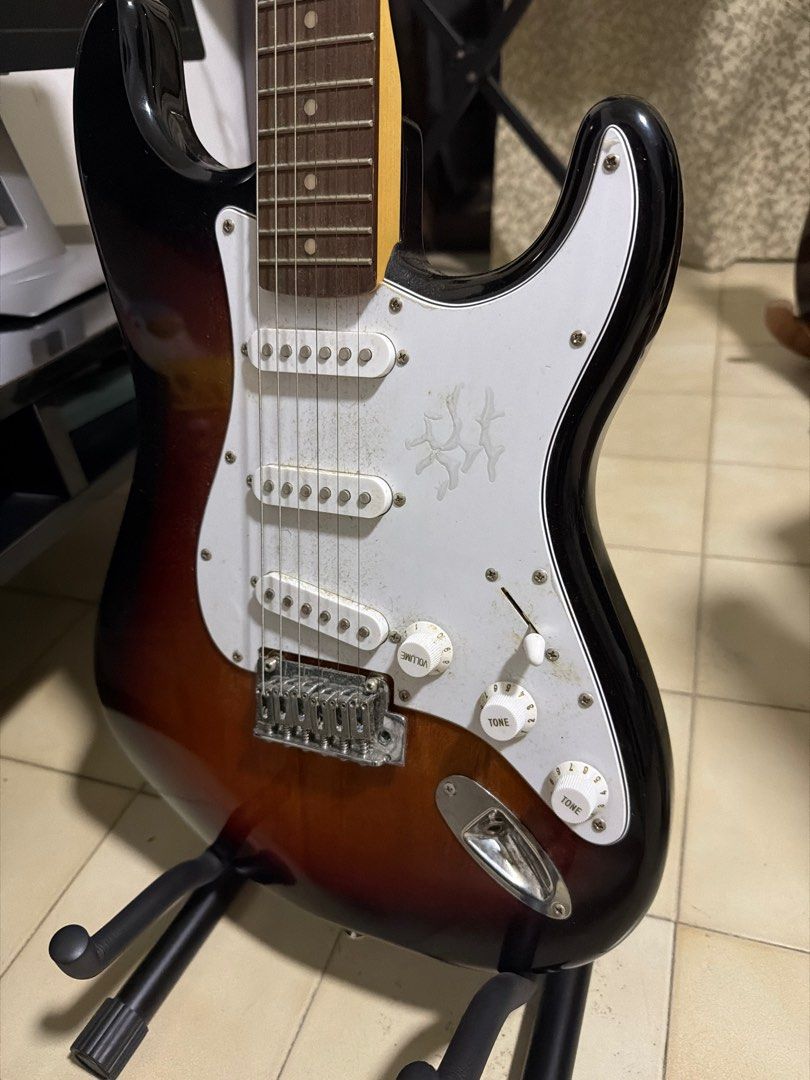 Squier Affinity Stratocaster Electric Guitar - Sunburst, Hobbies & Toys ...