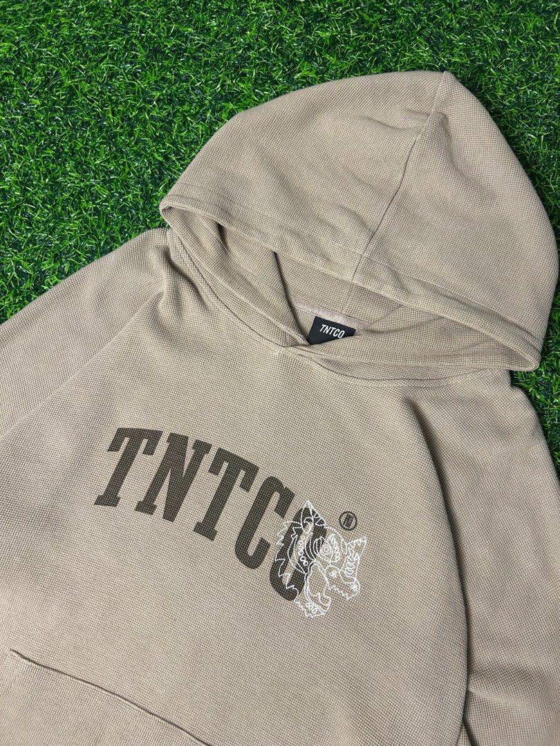 tntco logo patched beige hoodie + short pant (full set), Men's Fashion ...