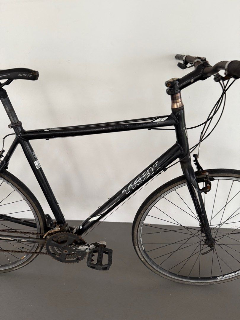 Trek FX 7.1 Series Hybrid Bike - Black, Sports Equipment, Bicycles & Parts, Bicycles on Carousell