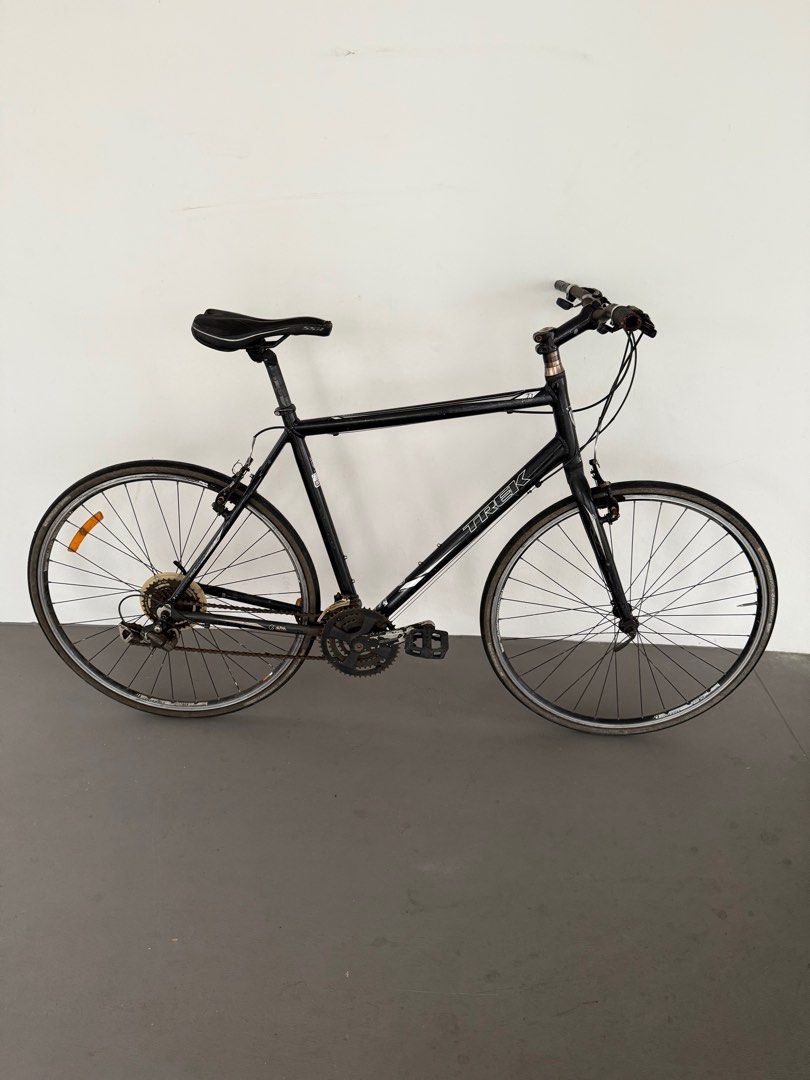 Trek FX 7.1 Series Hybrid Bike - Black, Sports Equipment, Bicycles & Parts, Bicycles on Carousell