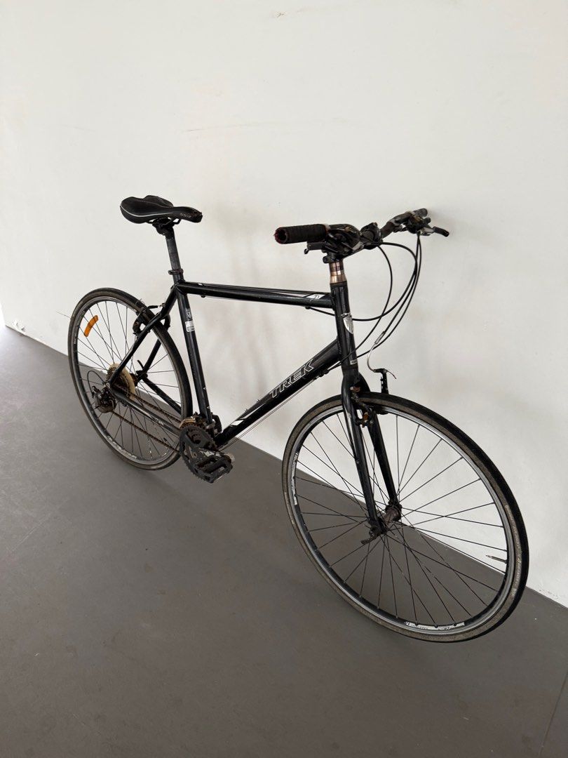 Trek FX 7.1 Series Hybrid Bike - Black, Sports Equipment, Bicycles & Parts, Bicycles on Carousell
