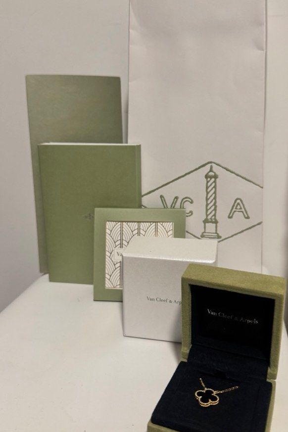 Van Cleef & Arpels Alhambra Necklace, Luxury, Accessories on Carousell