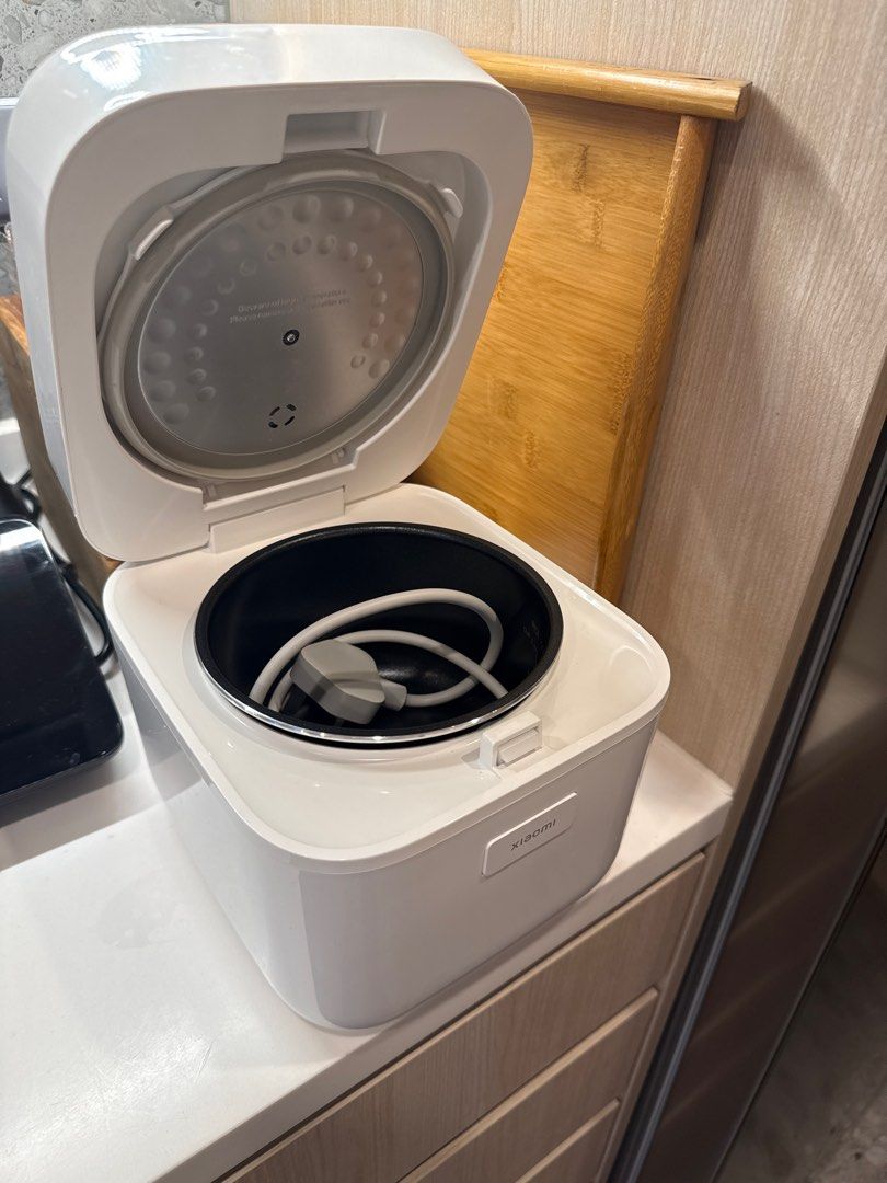 Xiaomi Rice Cooker, 家庭電器, 廚房電器, 鍋具 - Carousell