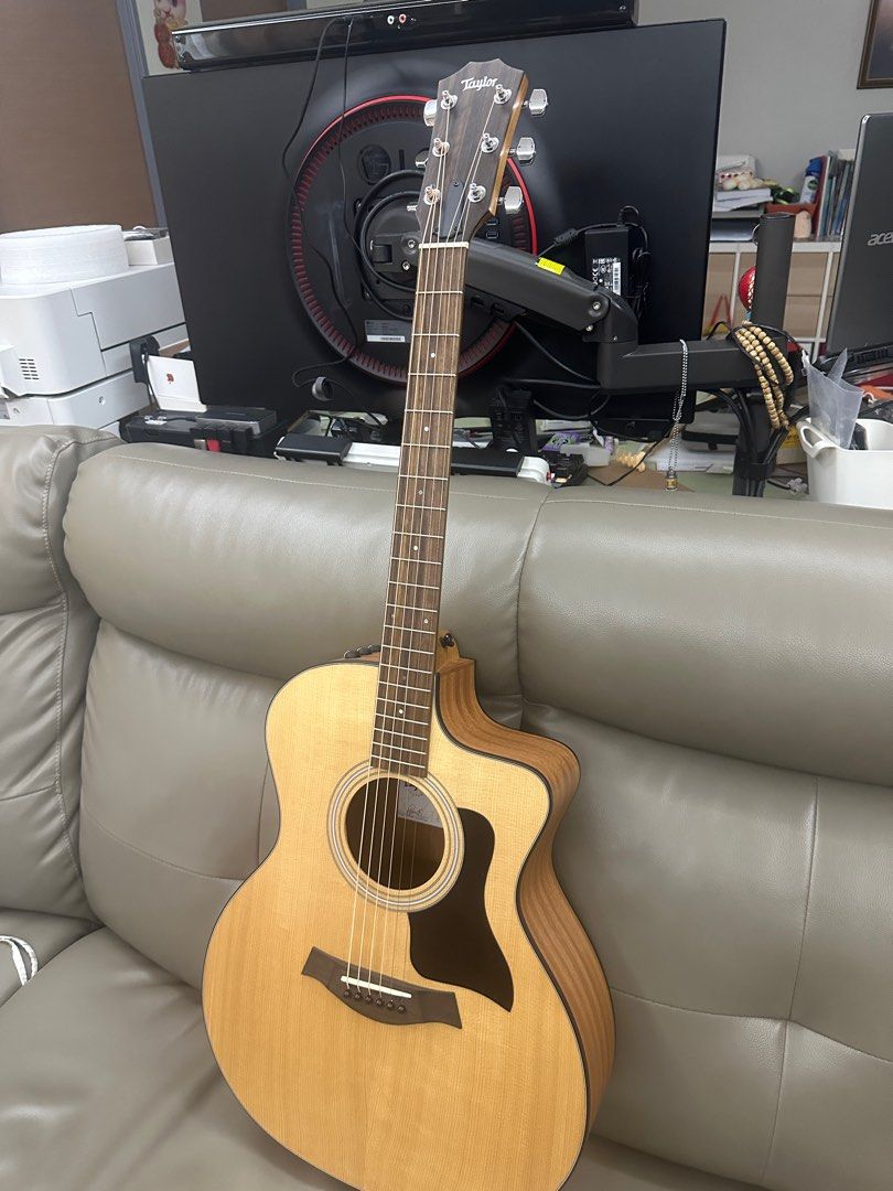 114ce Taylor Acoustic Guitar with Case, Hobbies & Toys, Musical ...