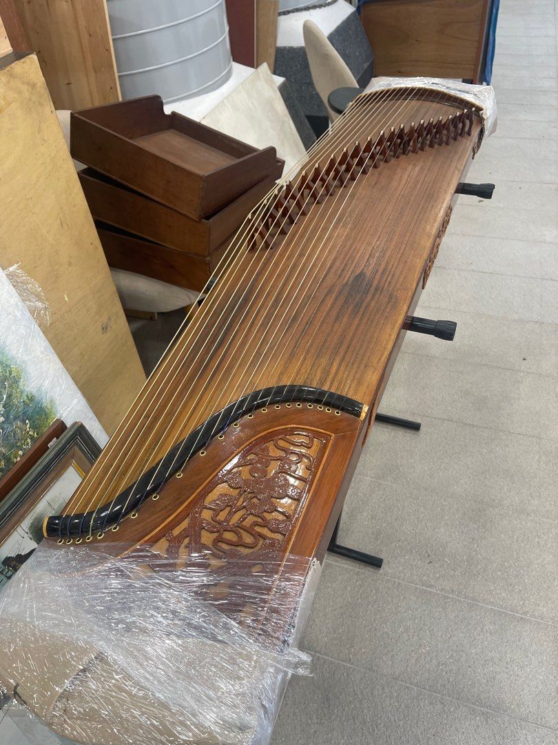 古筝（163cm), Hobbies & Toys, Musical Instruments on Carousell