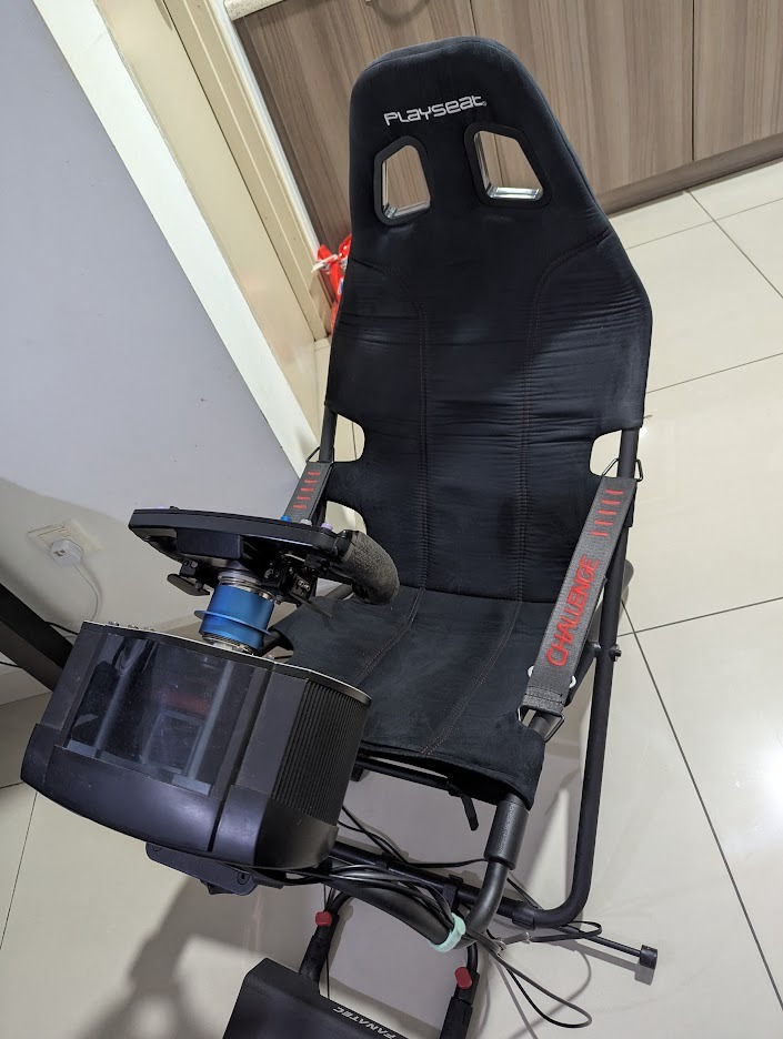 8 Nm Fanatec CSW Sim Racing Rig (w/ Bass Shakers feedback pedals and ...