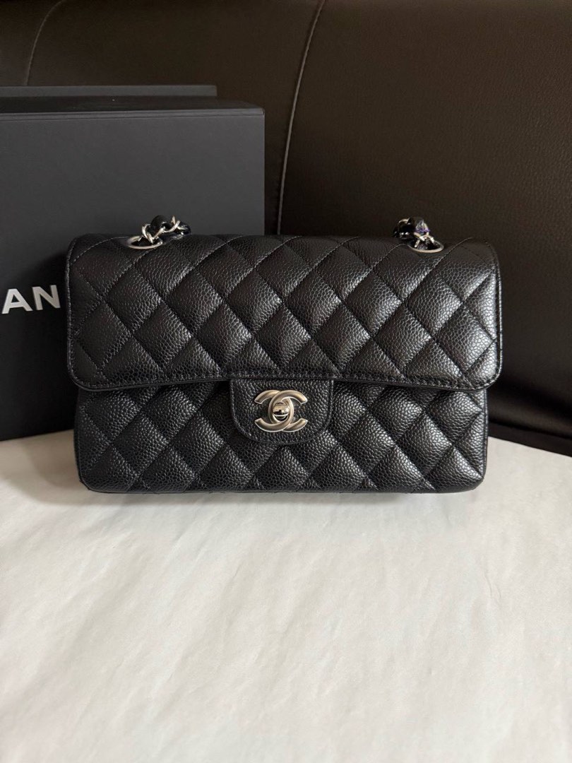 💯 Authentic Chanel Small Classic Flap. Microchip, Luxury, Bags ...