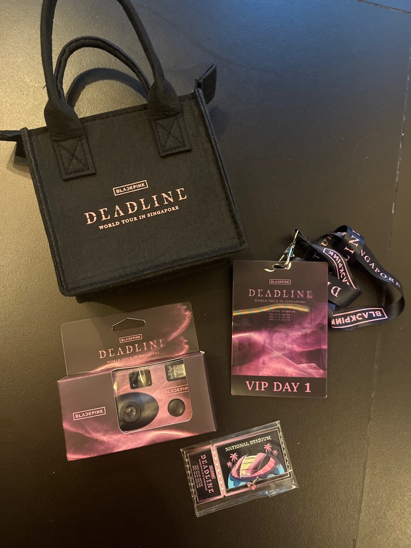 BLACKPINK DEADLINE World Tour in Singapore Merchandise Bundle, Hobbies ...