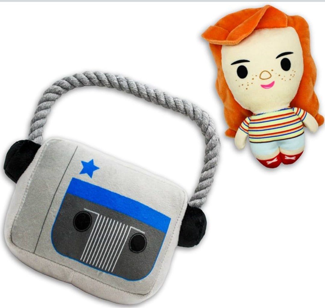 Stranger things : design LAB, Inc. Stranger Things - Max and her ...