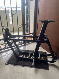 Custom Fiido White LV Pizza Seat, Sports Equipment, PMDs, E-Scooters ...